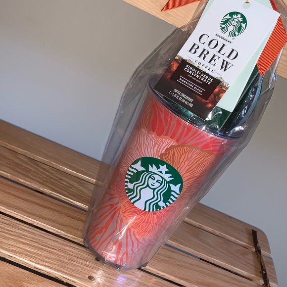 Starbucks | Other | Starbucks Nwt Holiday 22 Tumbler Gift Set | Poshmark